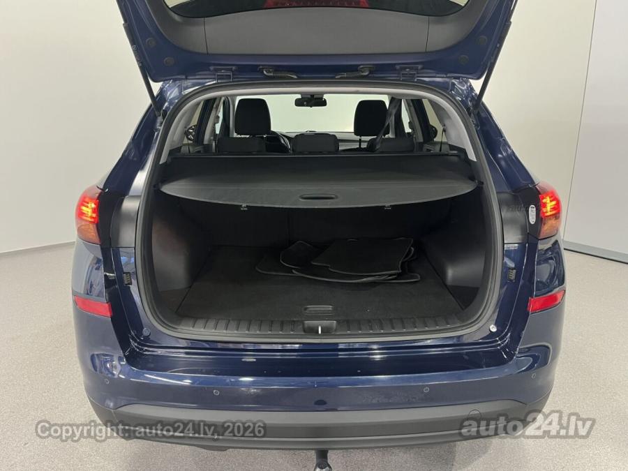 Blue Hyundai Tucson 2019 in Tallinn, with an engine capacity of 1.60 L and mileage of 53 thousand km for 15900 €, photo 24 on AUTOMOTO.COM.LV