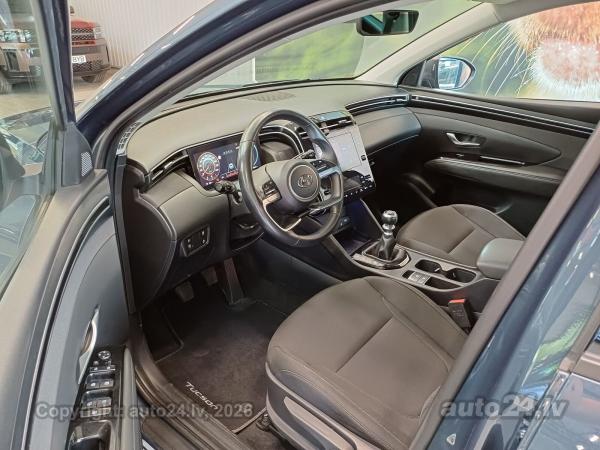 Blue Hyundai Tucson 2021 in Tallinn, with an engine capacity of 1.60 L and mileage of 99 thousand km for 17900 €, photo 7 on AUTOMOTO.COM.LV