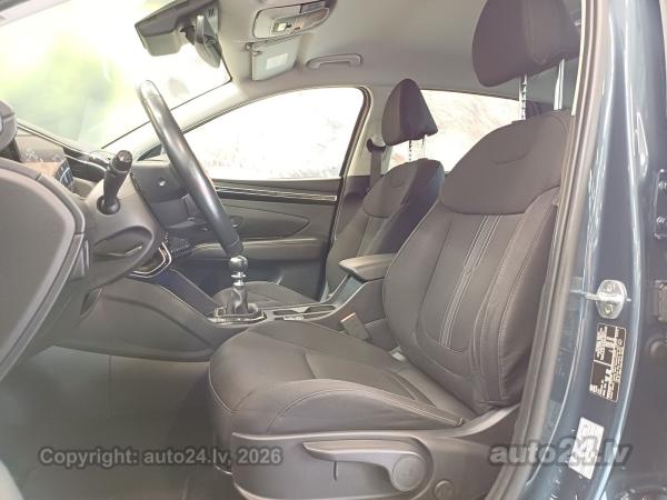 Blue Hyundai Tucson 2021 in Tallinn, with an engine capacity of 1.60 L and mileage of 99 thousand km for 17900 €, photo 8 on AUTOMOTO.COM.LV
