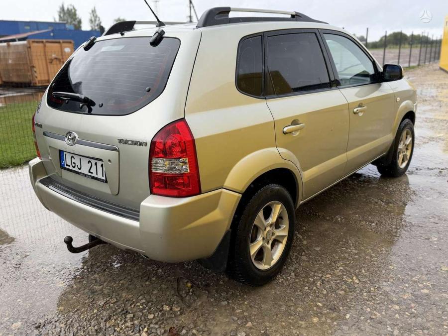 Синий Хендай Туксон 2007 в Плунге, объемом двигателя 2.00 л и пробегом 229 тыс. км за 950 €, фото 4 на AUTOMOTO.COM.LV