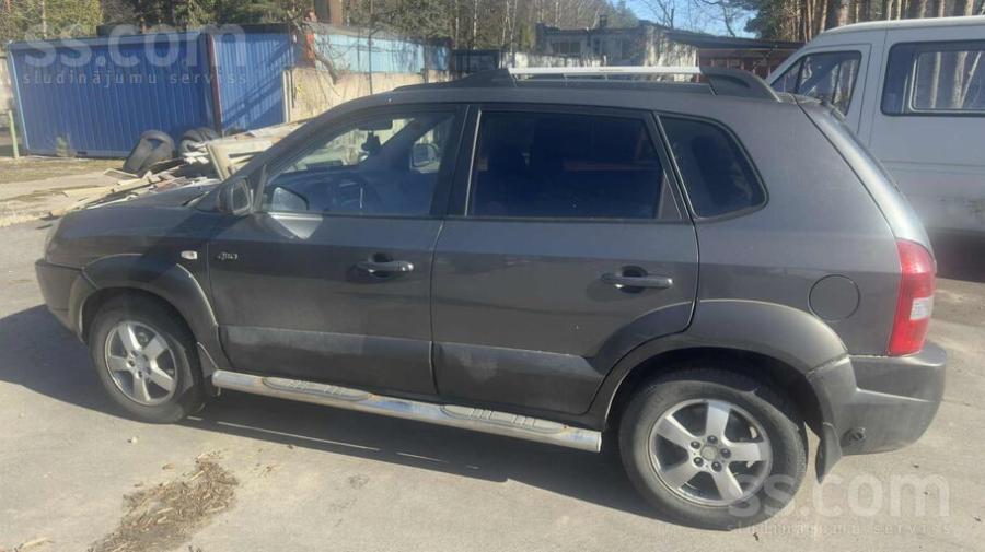 Brūns Hyundai Tucson 2007 Rīga, ar dzinēja tilpumu 2.70 L un nobraukumu 235 tūkst. km par 2350 €, foto 11 vietnē AUTOMOTO.COM.LV