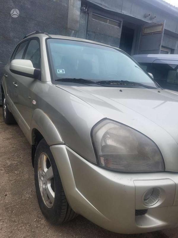 Brūns Hyundai Tucson 2007 Šauļi, ar dzinēja tilpumu 1.99 L un nobraukumu 223 tūkst. km par 1500 €, foto 1 vietnē AUTOMOTO.COM.LV