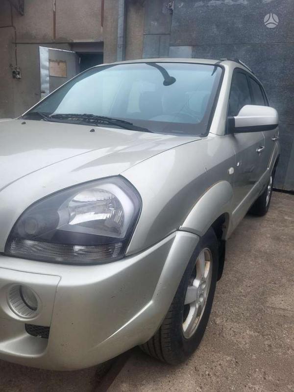 Brūns Hyundai Tucson 2007 Šauļi, ar dzinēja tilpumu 1.99 L un nobraukumu 223 tūkst. km par 1500 €, foto 2 vietnē AUTOMOTO.COM.LV