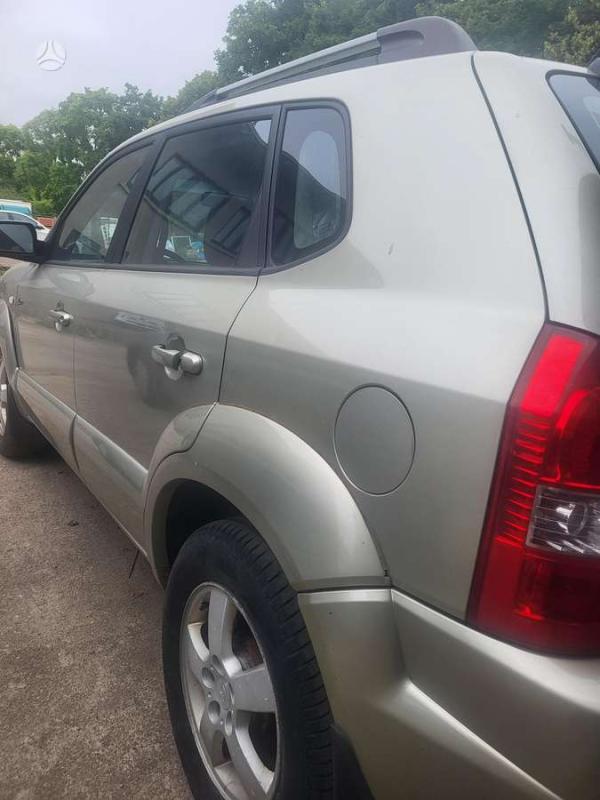Brūns Hyundai Tucson 2007 Šauļi, ar dzinēja tilpumu 1.99 L un nobraukumu 223 tūkst. km par 1500 €, foto 3 vietnē AUTOMOTO.COM.LV