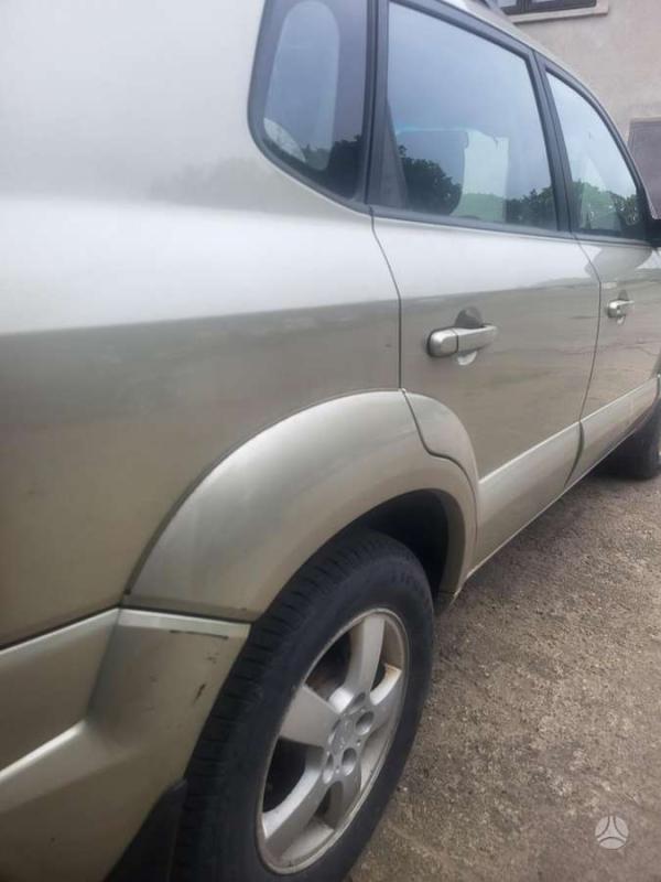 Brūns Hyundai Tucson 2007 Šauļi, ar dzinēja tilpumu 1.99 L un nobraukumu 223 tūkst. km par 1500 €, foto 4 vietnē AUTOMOTO.COM.LV