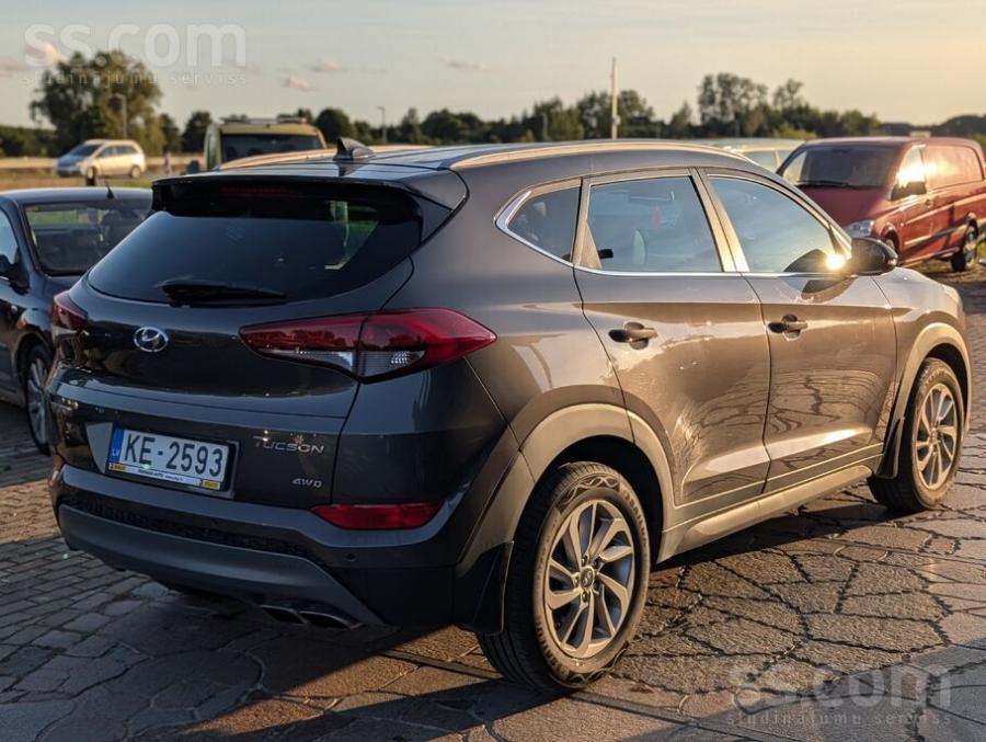 Brūns Hyundai Tucson 2015 Liepāja, ar dzinēja tilpumu 2.00 L un nobraukumu 190 tūkst. km par 12000 €, foto 4 vietnē AUTOMOTO.COM.LV