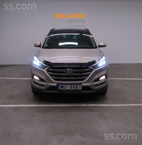 Brown Hyundai Tucson 2016 in Riga, with an engine capacity of 2.00 L and mileage of 103 thousand km for 16490 €, photo 2 on AUTOMOTO.COM.LV