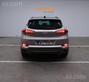 Brūns Hyundai Tucson 2016 Rīga, ar dzinēja tilpumu 2.00 L un nobraukumu 103 tūkst. km par 16490 €, foto 5 vietnē AUTOMOTO.COM.LV