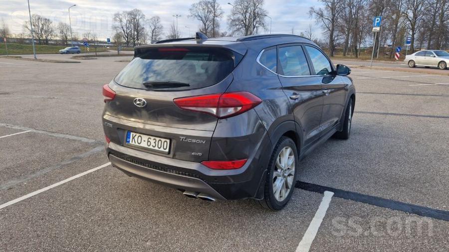 Brown Hyundai Tucson 2016 in Daugavpils, with an engine capacity of 2.00 L and mileage of 138 thousand km for 14950 €, photo 7 on AUTOMOTO.COM.LV