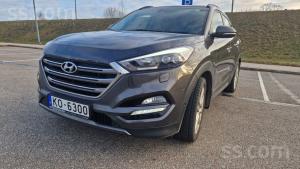 Brown Hyundai Tucson 2016 in Daugavpils, with an engine capacity of 2.00 L and mileage of 138 thousand km for 14950 €, photo 9 on AUTOMOTO.COM.LV