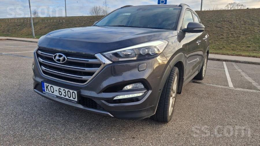 Brown Hyundai Tucson 2016 in Daugavpils, with an engine capacity of 2.00 L and mileage of 138 thousand km for 14950 €, photo 9 on AUTOMOTO.COM.LV