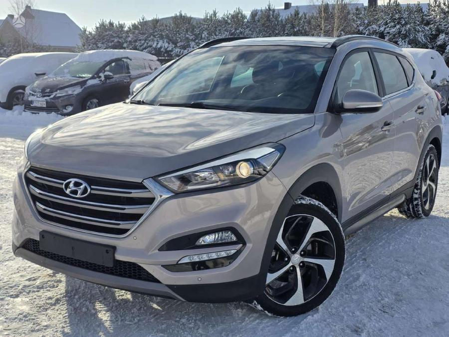 Brown Hyundai Tucson 2016 in Taurage, with an engine capacity of 1.69 L and mileage of 220 thousand km for 11700 €, photo 3 on AUTOMOTO.COM.LV