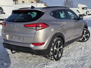 Brown Hyundai Tucson 2016 in Taurage, with an engine capacity of 1.69 L and mileage of 220 thousand km for 11700 €, photo 8 on AUTOMOTO.COM.LV