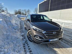 Brown Hyundai Tucson 2016 in Panevezys, with an engine capacity of 1.69 L and mileage of 253 thousand km for 11200 €, photo 5 on AUTOMOTO.COM.LV