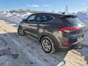 Brown Hyundai Tucson 2016 in Panevezys, with an engine capacity of 1.69 L and mileage of 253 thousand km for 11200 €, photo 7 on AUTOMOTO.COM.LV