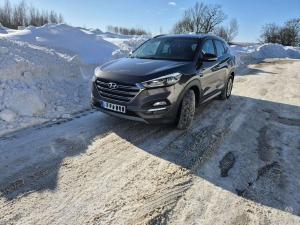 Brown Hyundai Tucson 2016 in Panevezys, with an engine capacity of 1.69 L and mileage of 253 thousand km for 11200 €, photo 16 on AUTOMOTO.COM.LV