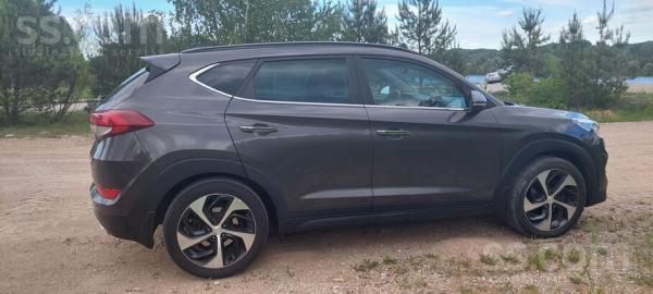 Brown Hyundai Tucson 2016 in Daugavpils, with an engine capacity of 2.00 L and mileage of 140 thousand km for 14650 €, photo 6 on AUTOMOTO.COM.LV