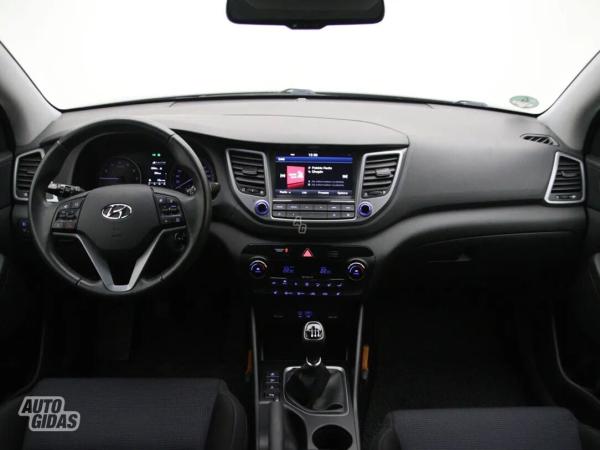 Brown Hyundai Tucson 2016 in Vilnius, with an engine capacity of 1.60 L and mileage of 194 thousand km for 11299 €, photo 2 on AUTOMOTO.COM.LV