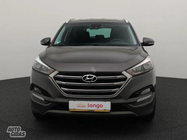 Brown Hyundai Tucson 2016 in Vilnius, with an engine capacity of 1.60 L and mileage of 194 thousand km for 11299 €, photo 3 on AUTOMOTO.COM.LV