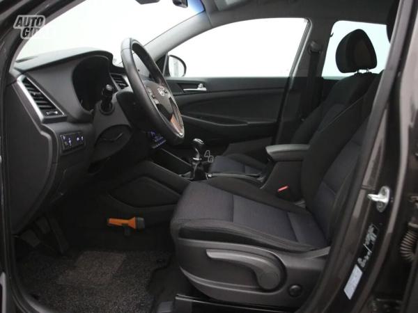 Brown Hyundai Tucson 2016 in Vilnius, with an engine capacity of 1.60 L and mileage of 194 thousand km for 11299 €, photo 4 on AUTOMOTO.COM.LV