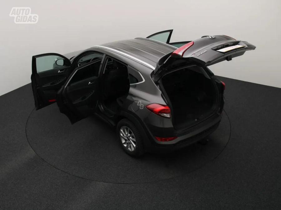 Brown Hyundai Tucson 2016 in Vilnius, with an engine capacity of 1.60 L and mileage of 194 thousand km for 11299 €, photo 14 on AUTOMOTO.COM.LV