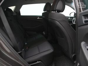 Brown Hyundai Tucson 2016 in Vilnius, with an engine capacity of 1.60 L and mileage of 194 thousand km for 11299 €, photo 16 on AUTOMOTO.COM.LV