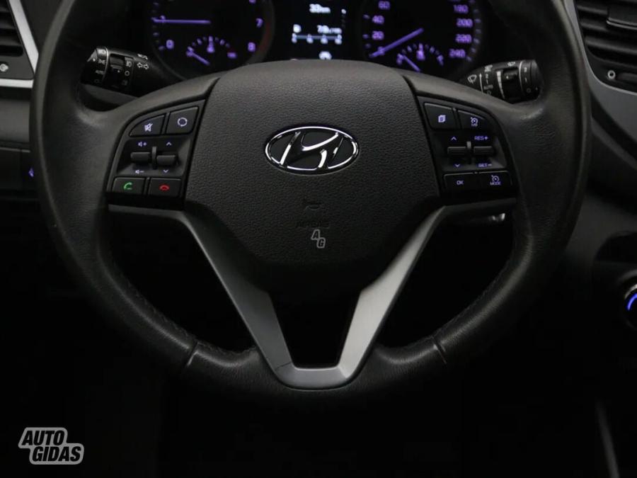 Brown Hyundai Tucson 2016 in Vilnius, with an engine capacity of 1.60 L and mileage of 194 thousand km for 11299 €, photo 19 on AUTOMOTO.COM.LV