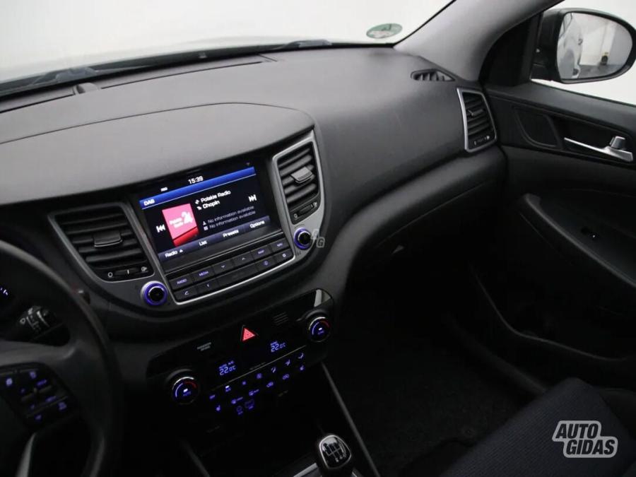 Brown Hyundai Tucson 2016 in Vilnius, with an engine capacity of 1.60 L and mileage of 194 thousand km for 11299 €, photo 22 on AUTOMOTO.COM.LV