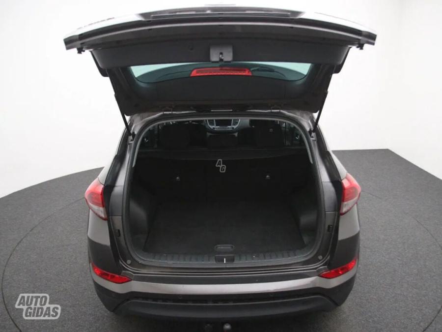 Brown Hyundai Tucson 2016 in Vilnius, with an engine capacity of 1.60 L and mileage of 194 thousand km for 11299 €, photo 34 on AUTOMOTO.COM.LV