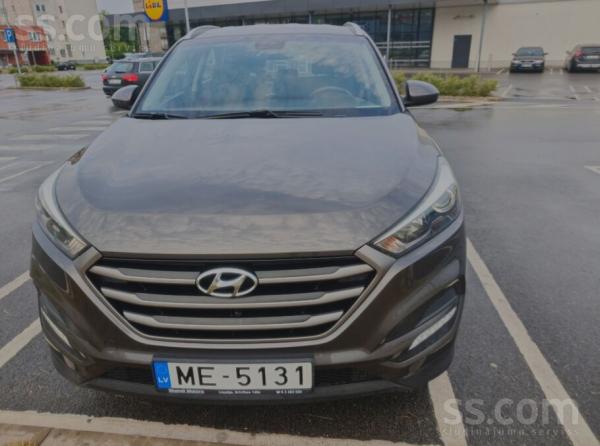 Brown Hyundai Tucson 2016 in Rezekne, with an engine capacity of 1.60 L and mileage of 114 thousand km for 10700 €, photo 1 on AUTOMOTO.COM.LV