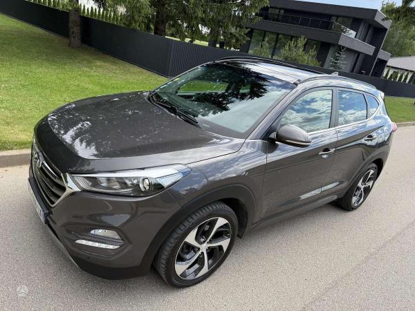 Brown Hyundai Tucson 2016 in Taurage, with an engine capacity of 1.69 L and mileage of 254 thousand km for 10600 €, photo 2 on AUTOMOTO.COM.LV