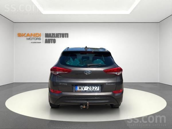 Brūns Hyundai Tucson 2016 Rīga, ar dzinēja tilpumu 1.60 L un nobraukumu 126 tūkst. km par 11490 €, foto 5 vietnē AUTOMOTO.COM.LV