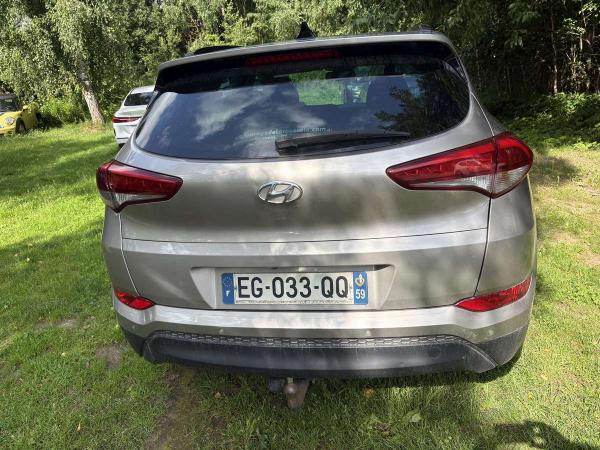 Brown Hyundai Tucson 2016 in Vilnius, with an engine capacity of 1.69 L and mileage of 245 thousand km for 9750 €, photo 4 on AUTOMOTO.COM.LV