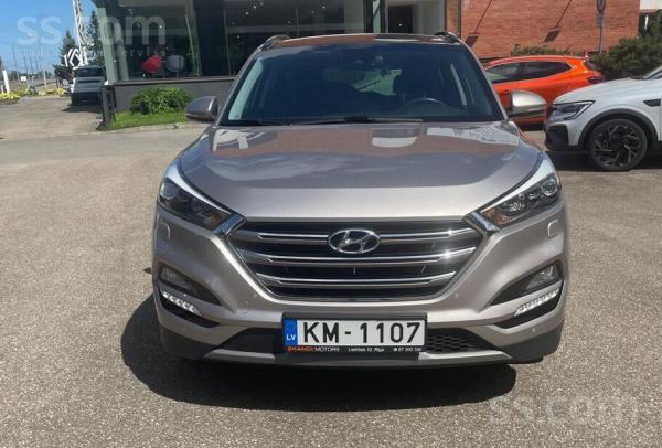 Brown Hyundai Tucson 2016 in Riga, with an engine capacity of 1.60 L and mileage of 65 thousand km for 17900 €, photo 2 on AUTOMOTO.COM.LV