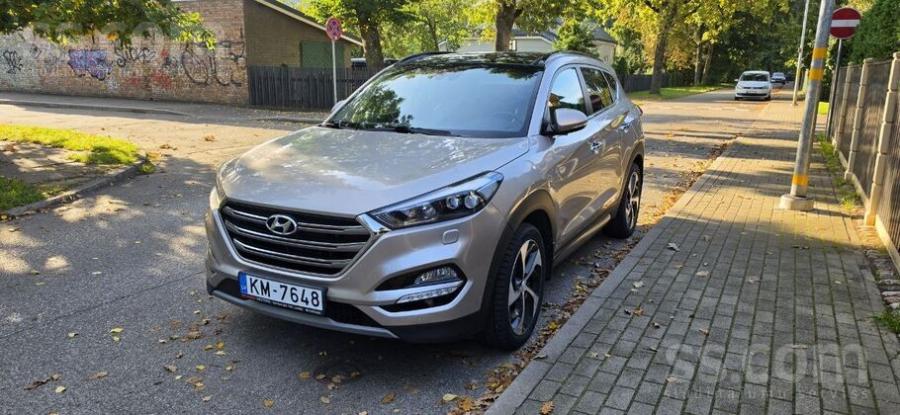 Brown Hyundai Tucson 2016 in Liepaja, with an engine capacity of 1.60 L and mileage of 101 thousand km for 12900 €, photo 1 on AUTOMOTO.COM.LV
