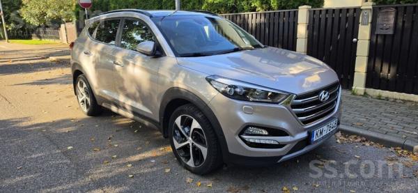 Brown Hyundai Tucson 2016 in Liepaja, with an engine capacity of 1.60 L and mileage of 101 thousand km for 12900 €, photo 3 on AUTOMOTO.COM.LV