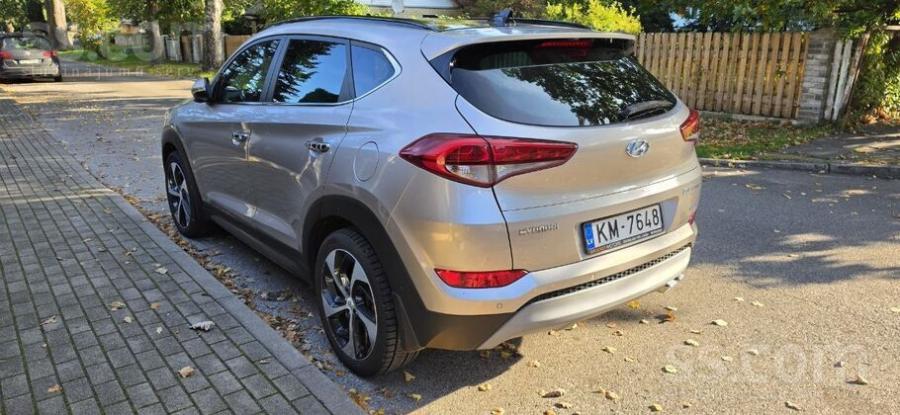 Brown Hyundai Tucson 2016 in Liepaja, with an engine capacity of 1.60 L and mileage of 101 thousand km for 12900 €, photo 4 on AUTOMOTO.COM.LV