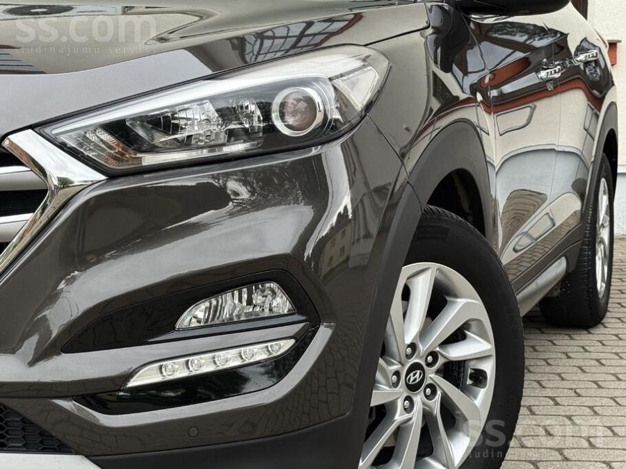 Brown Hyundai Tucson 2017 in Jelgava, with an engine capacity of 2.00 L and mileage of 103 thousand km for 15800 €, photo 5 on AUTOMOTO.COM.LV