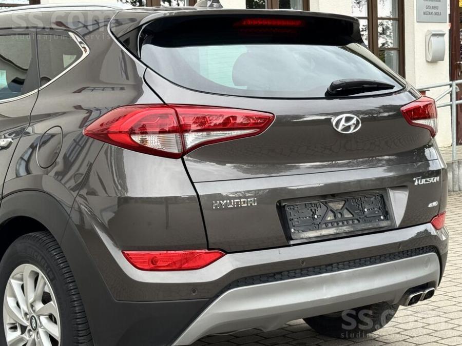 Brown Hyundai Tucson 2017 in Jelgava, with an engine capacity of 2.00 L and mileage of 103 thousand km for 15800 €, photo 7 on AUTOMOTO.COM.LV