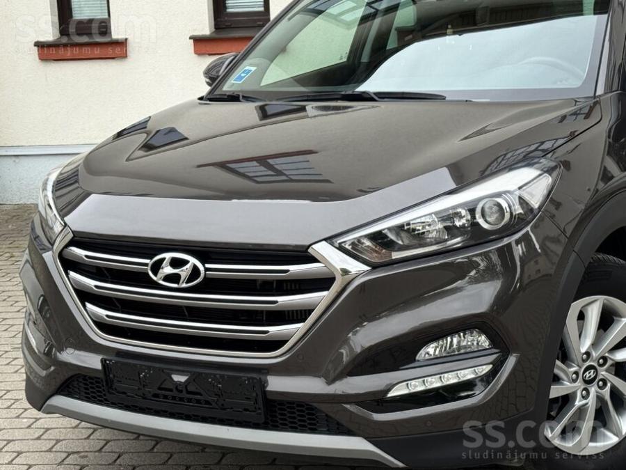 Brown Hyundai Tucson 2017 in Jelgava, with an engine capacity of 2.00 L and mileage of 103 thousand km for 15800 €, photo 8 on AUTOMOTO.COM.LV