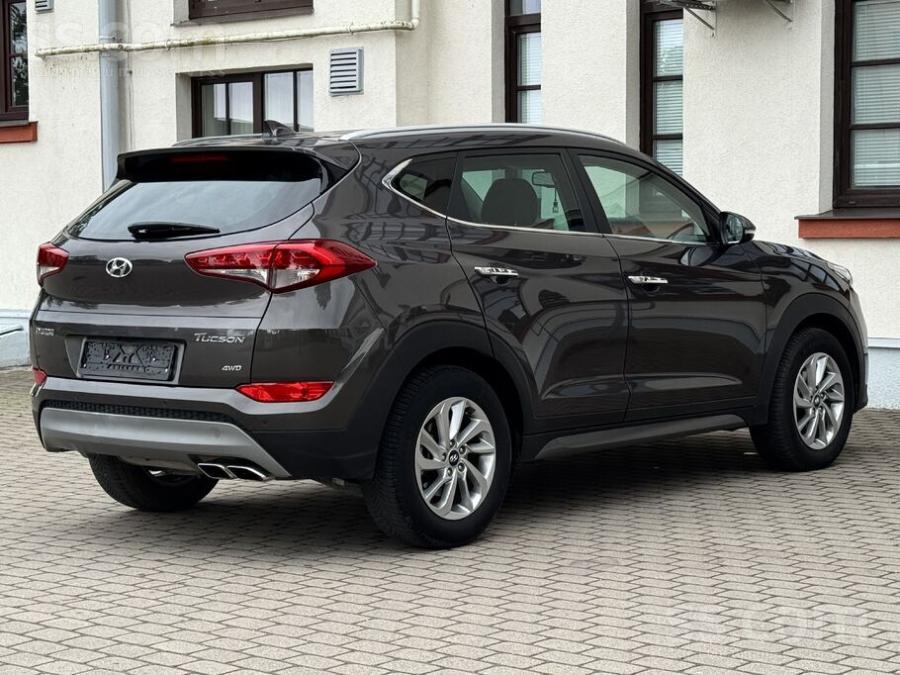 Brown Hyundai Tucson 2017 in Jelgava, with an engine capacity of 2.00 L and mileage of 103 thousand km for 15800 €, photo 11 on AUTOMOTO.COM.LV