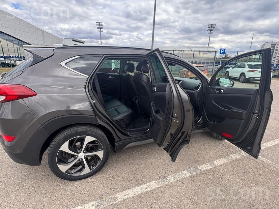 Brūns Hyundai Tucson 2017 Daugavpils, ar dzinēja tilpumu 2.00 L un nobraukumu 303 tūkst. km par 10900 €, foto 3 vietnē AUTOMOTO.COM.LV