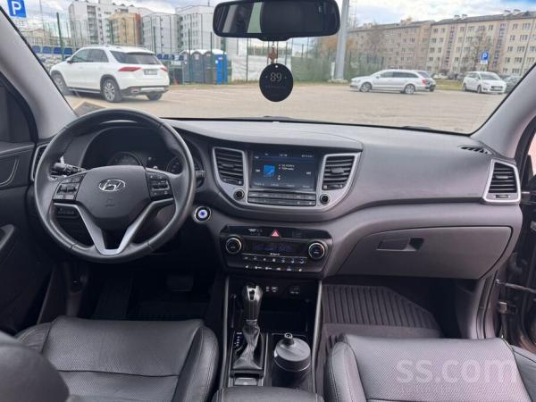 Brūns Hyundai Tucson 2017 Daugavpils, ar dzinēja tilpumu 2.00 L un nobraukumu 303 tūkst. km par 10900 €, foto 3 vietnē AUTOMOTO.COM.LV