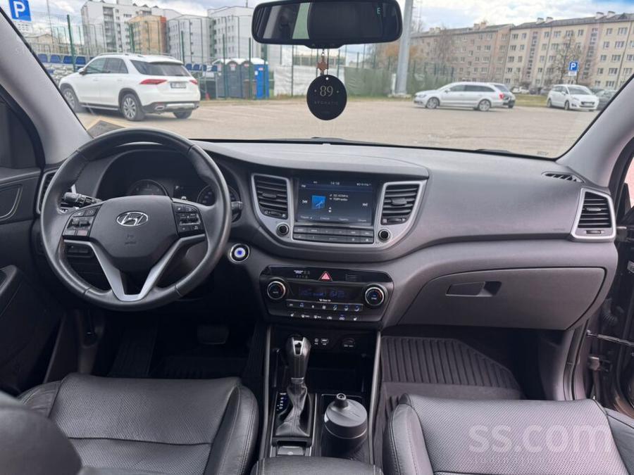 Brūns Hyundai Tucson 2017 Daugavpils, ar dzinēja tilpumu 2.00 L un nobraukumu 303 tūkst. km par 10900 €, foto 4 vietnē AUTOMOTO.COM.LV