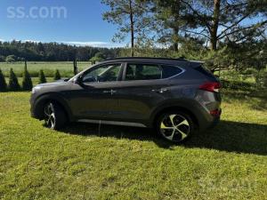 Brown Hyundai Tucson 2017 in Riga, with an engine capacity of 1.70 L and mileage of 182 thousand km for 12800 €, photo 7 on AUTOMOTO.COM.LV