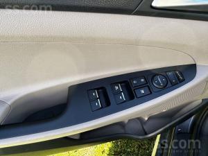 Brown Hyundai Tucson 2017 in Riga, with an engine capacity of 1.70 L and mileage of 182 thousand km for 12800 €, photo 10 on AUTOMOTO.COM.LV