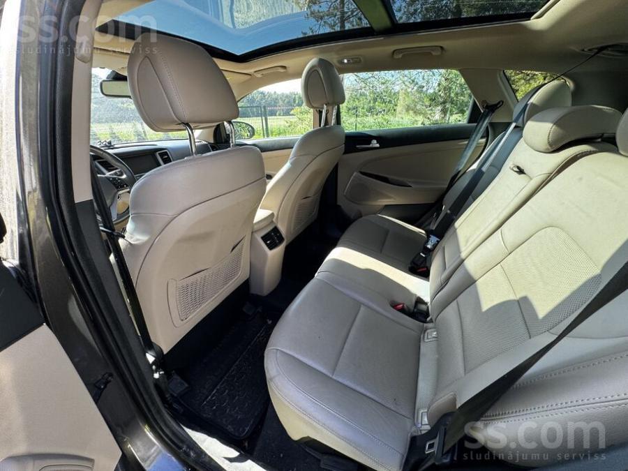 Brown Hyundai Tucson 2017 in Riga, with an engine capacity of 1.70 L and mileage of 182 thousand km for 12800 €, photo 14 on AUTOMOTO.COM.LV
