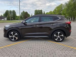 Brown Hyundai Tucson 2017 in Jelgava, with an engine capacity of 1.60 L and mileage of 192 thousand km for 15500 €, photo 5 on AUTOMOTO.COM.LV