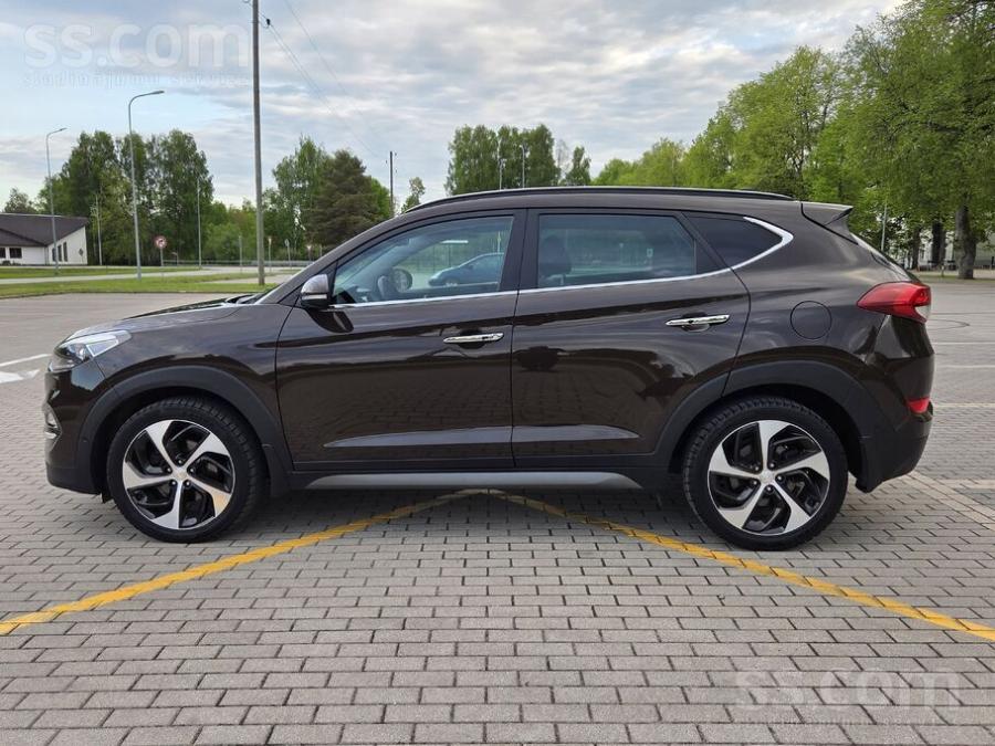 Brown Hyundai Tucson 2017 in Jelgava, with an engine capacity of 1.60 L and mileage of 192 thousand km for 15500 €, photo 5 on AUTOMOTO.COM.LV