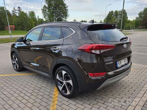 Brown Hyundai Tucson 2017 in Jelgava, with an engine capacity of 1.60 L and mileage of 192 thousand km for 15500 €, photo 5 on AUTOMOTO.COM.LV